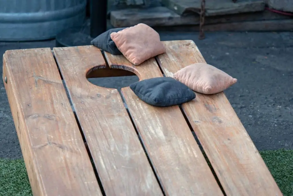 20 Basic Cornhole Tips For Beginners